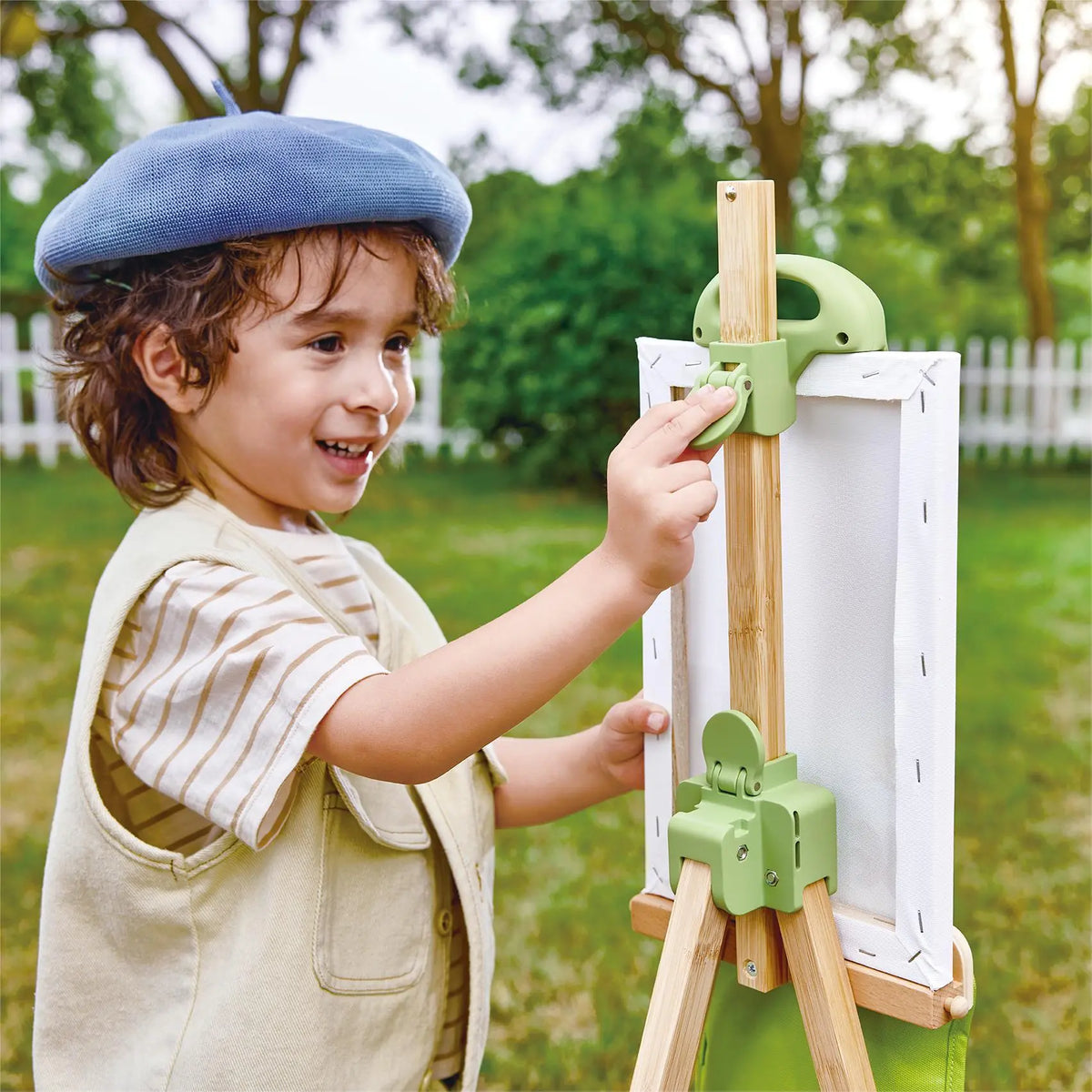 Hape Portable Bamboo Easel – Growing Tree Toys